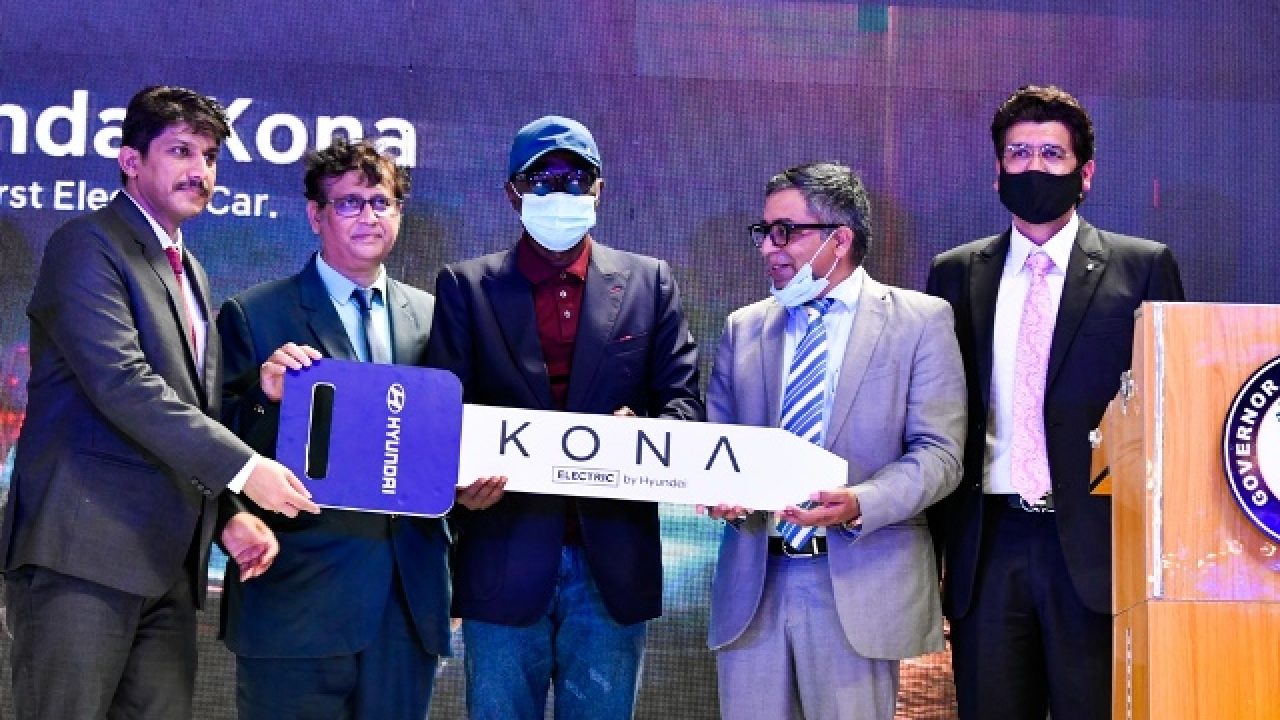 Lagos Governor Unveils Hyundai Kona, Nigeria’s First Electric Car ...